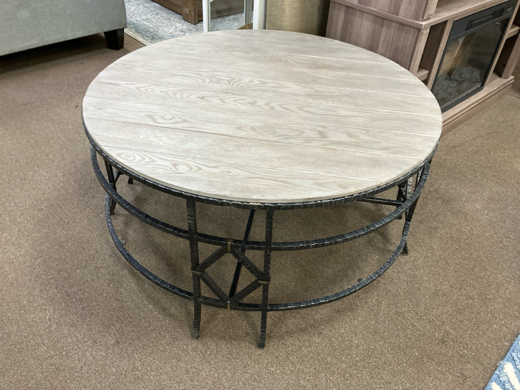 Kincaid Model Home Coffee Table – Furniture Buy Consignment